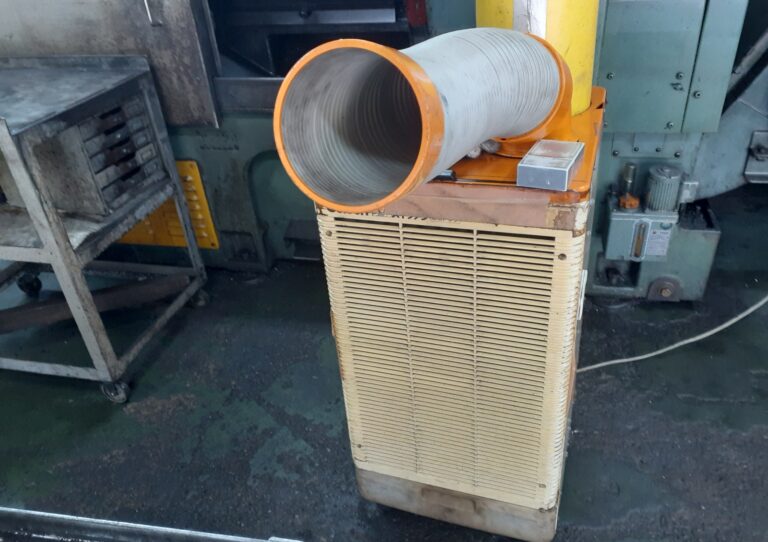 スポットクーラーとは？工場に設置するメリット・デメリット、課題を解決する暑さ対策を紹介 - 遮熱材「サーモバリア」の施工代理店｜株式会社 ...